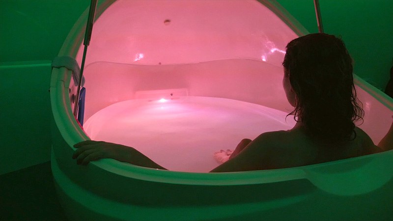 7 Ways Float Therapy Benefits Seniors | LTC News